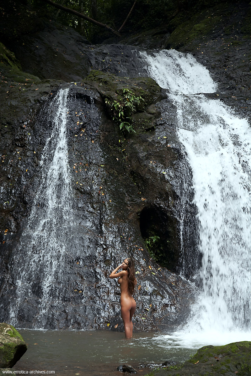 Waterfall Nudes Of Nessa By Errotica Archives Erotic Beauties